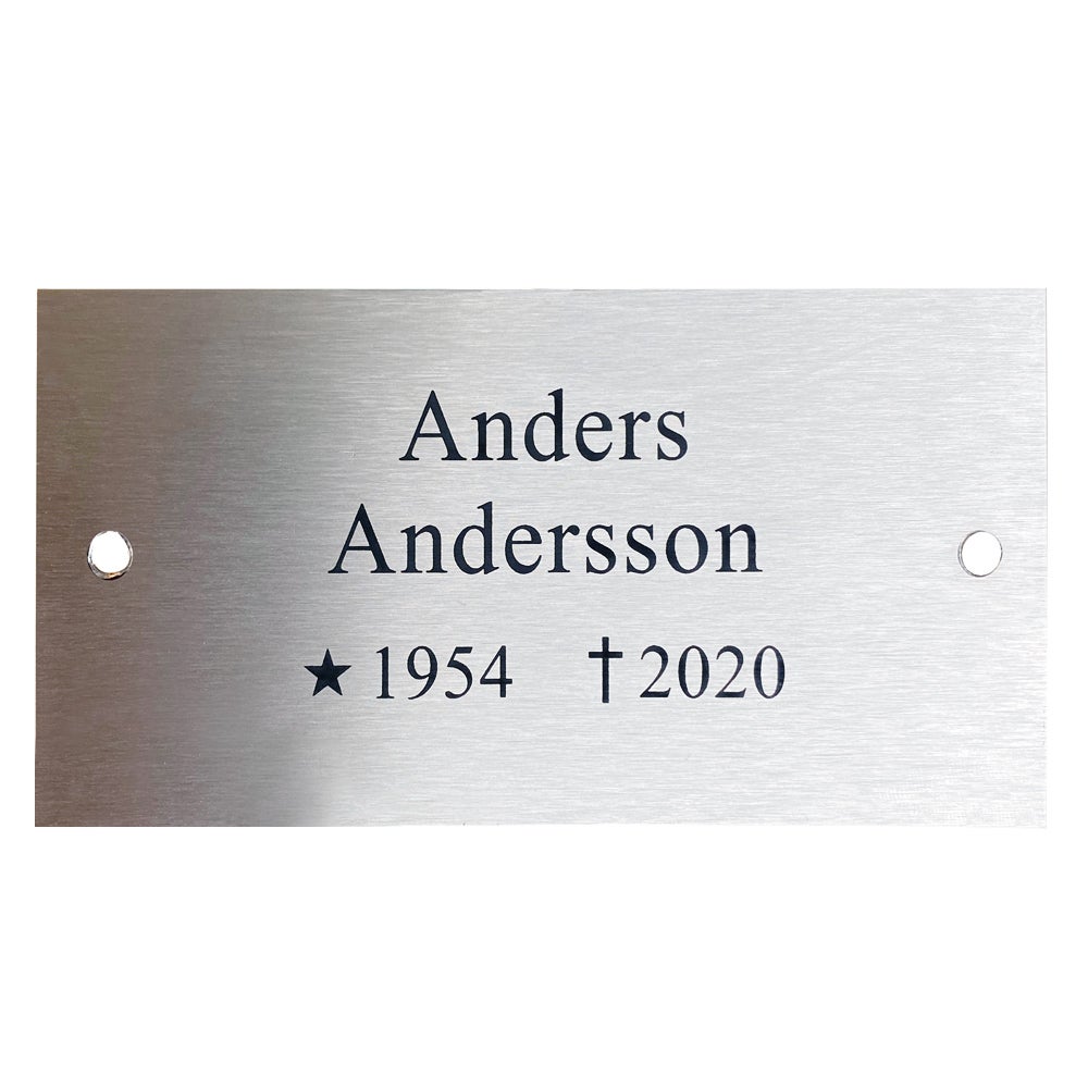 Lasergraverad skylt i 1 mm rostfritt stål 140x70 mm 2 Hål - Unigraphics
